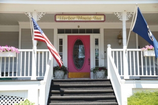 Outside & Inside Gallery – Harbor House Inn