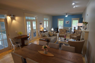 Outside & Inside Gallery – Harbor House Inn